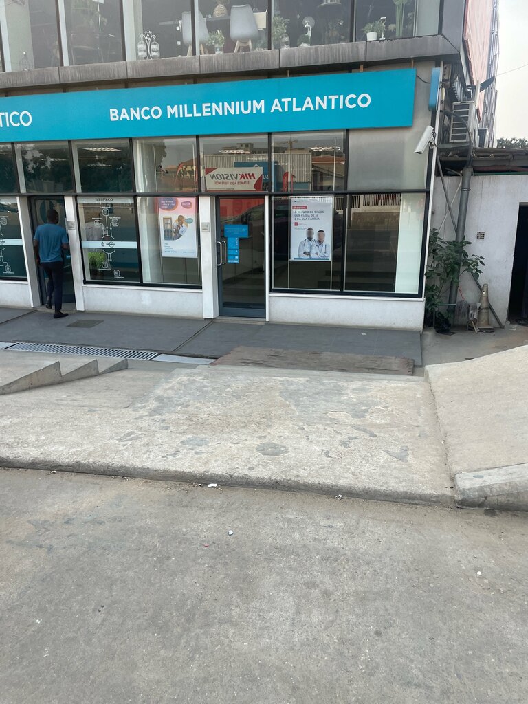 Banka Banco Millennium Atlântico, Loanda, foto