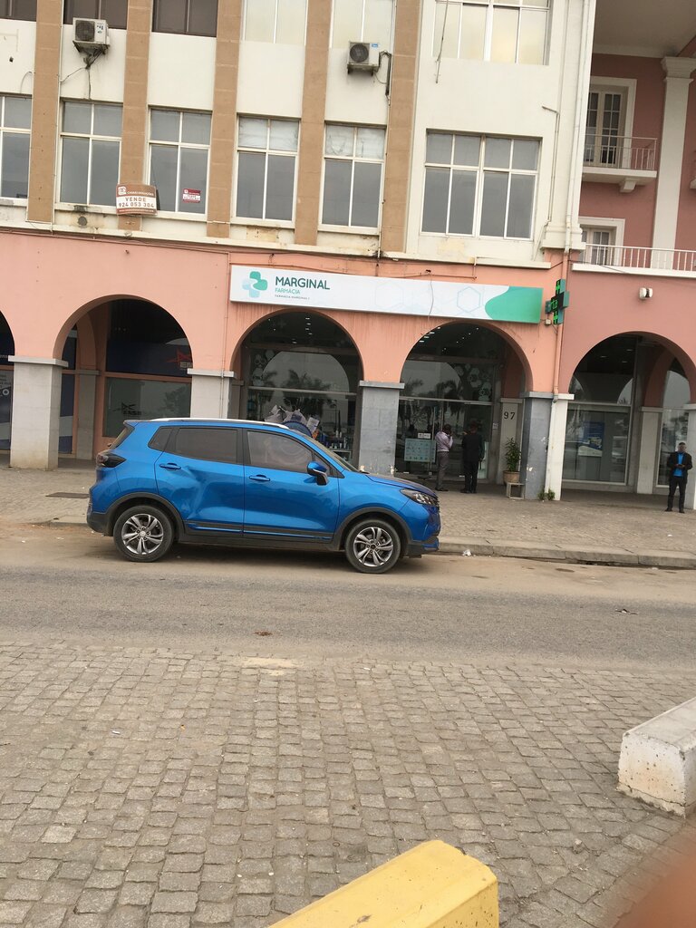 i̇laç firmaları Farmácia Marginal, Loanda, foto