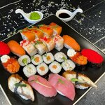 SushiHouse (Sakhalinskaya Street No:184А), suşi restoranı  Sakhalinsk'ten
