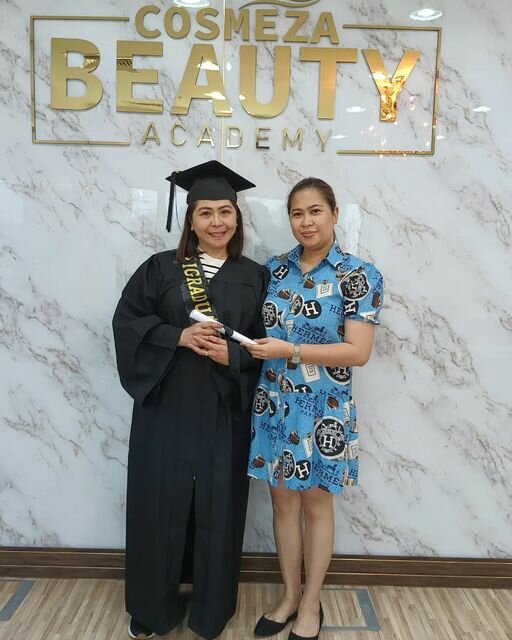 Kuaför meslek eğitimi Cosmeza Beauty Academy, Dubai, foto