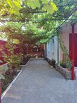 98 Kati Solovyanovoy Guest House (ulitsa Kati Solovyanovoy No:98), otel  Anapa'dan