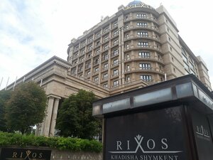 Meat & Sea (Jeltoqsan kóshesi No:17), restoran  Çimkent'ten (Şımkent'ten)