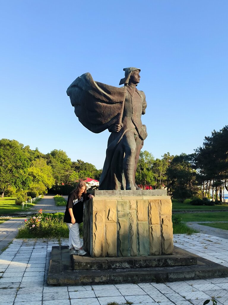 Park, sokak heykeli Орлёнок, Krasnodarski krayı, foto