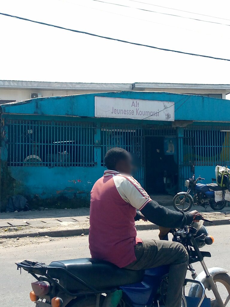 Bar Alt Jeunesse Koumassi, Douala, foto