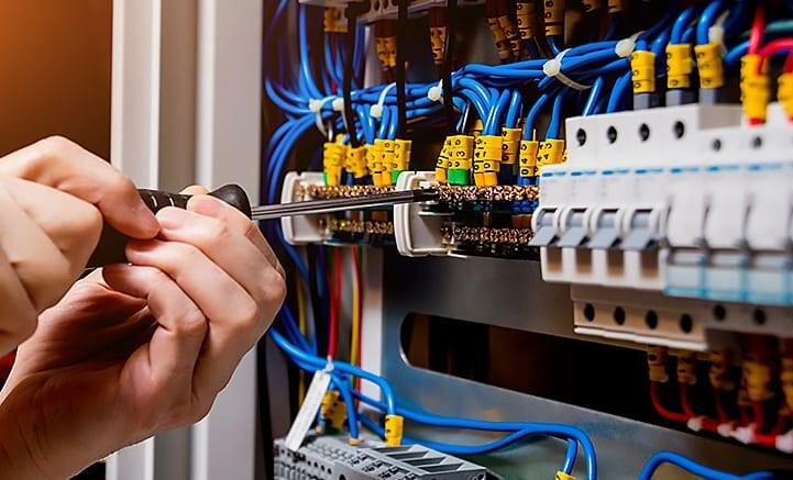 Elektrik servisi Habicon Technical Services, Dubai, foto