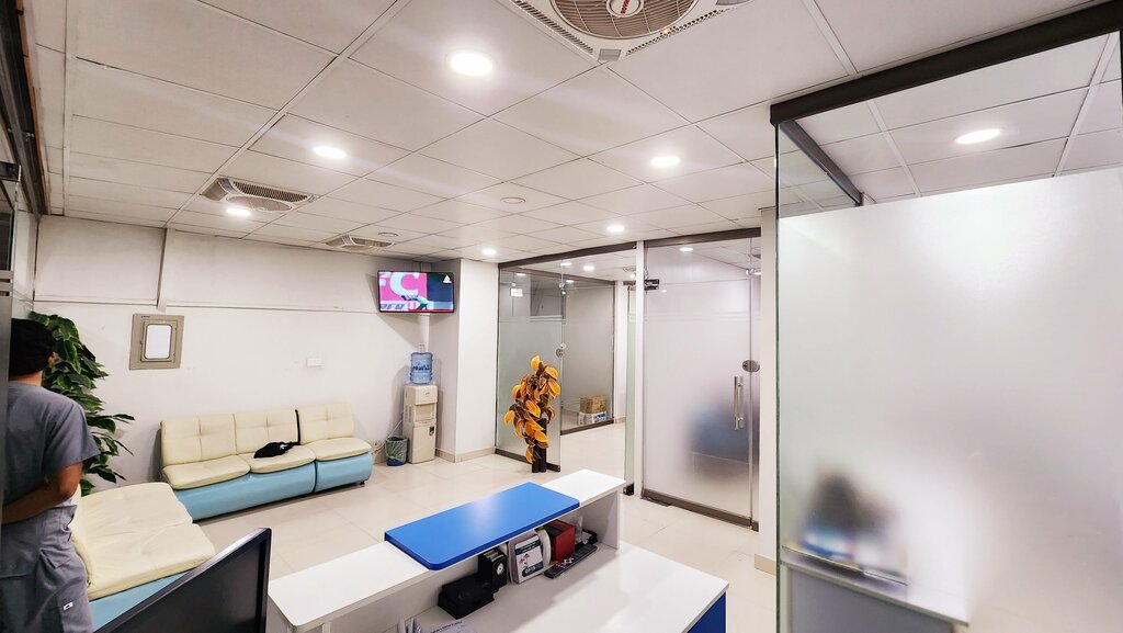 Özel ağız ve diş sağlığı klinikleri ve muayenehaneleri Prof Dr. Shahab Dental Surgeon, , foto