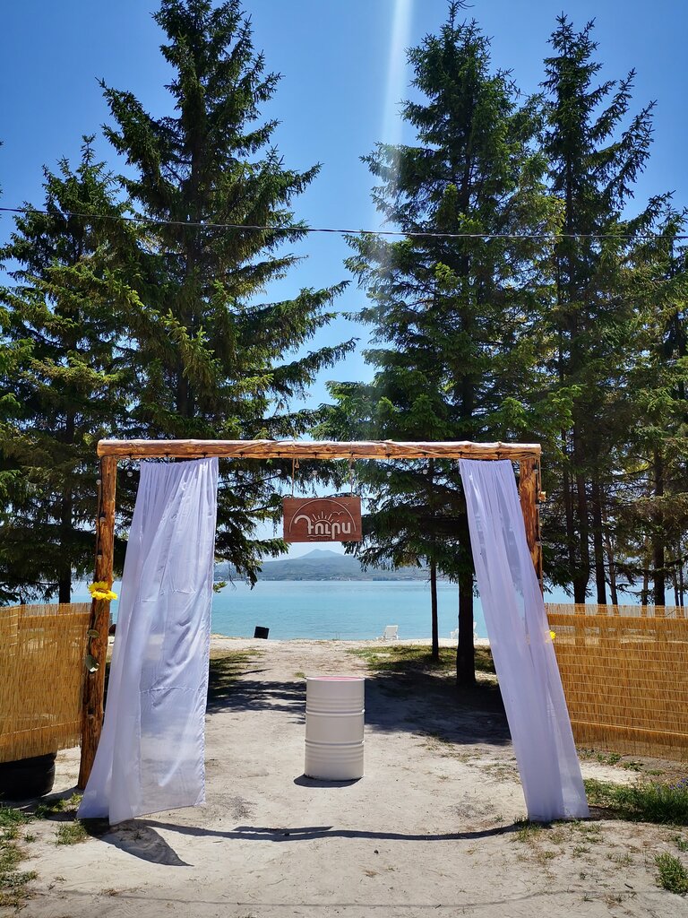 Kafe Durs Bar & Grill, Sevan, foto