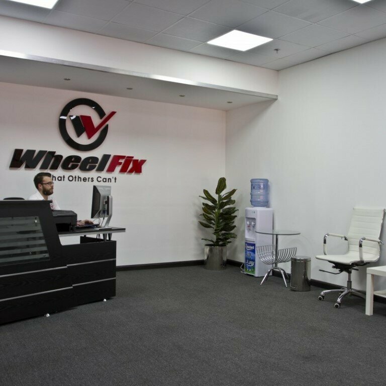 Oto lastik tamiri Wheelfix, Dubai, foto
