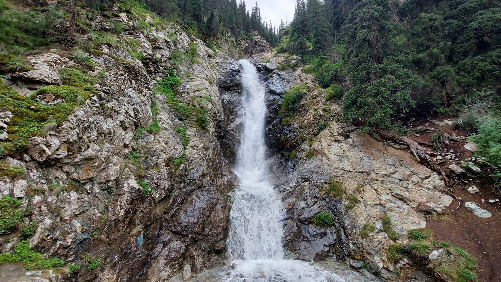 Şelale Борода Аксакала, Issık Göl İli, foto