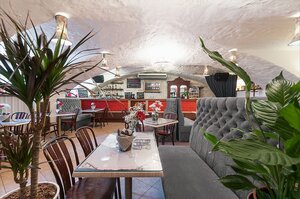 Rasputin (Moyka River Embankment No:37), kafe  Saint‑Petersburg'dan