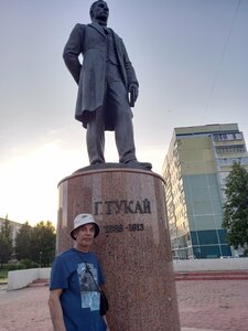Габдулла Тукай (Republic of Tatarstan, Yelabuga, 11-y mikrorayon), anıt, heykel  Alabuğa'dan
