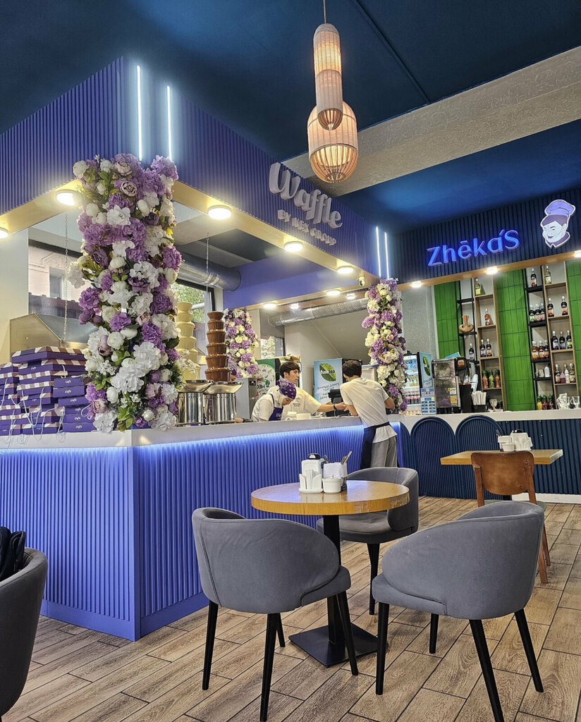 Pasta, şekerleme ve tatlı Waffle, Almatı, foto