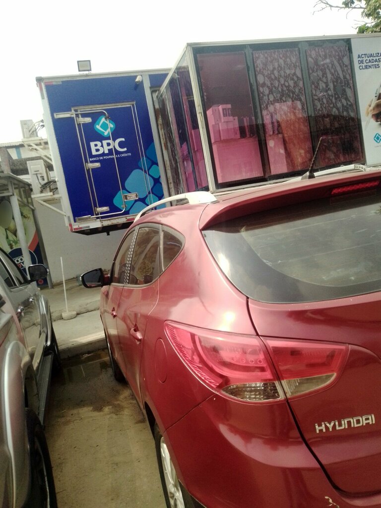 Banka Banco de Poupança e Crédito, Loanda, foto