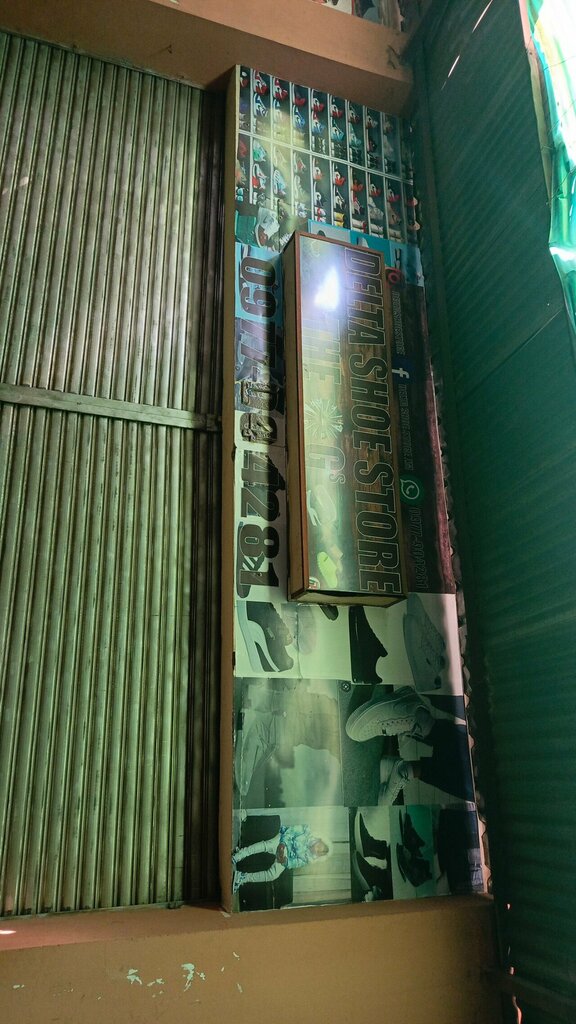 Ayakkabı mağazaları Delta Shoe Store, Lusaka, foto