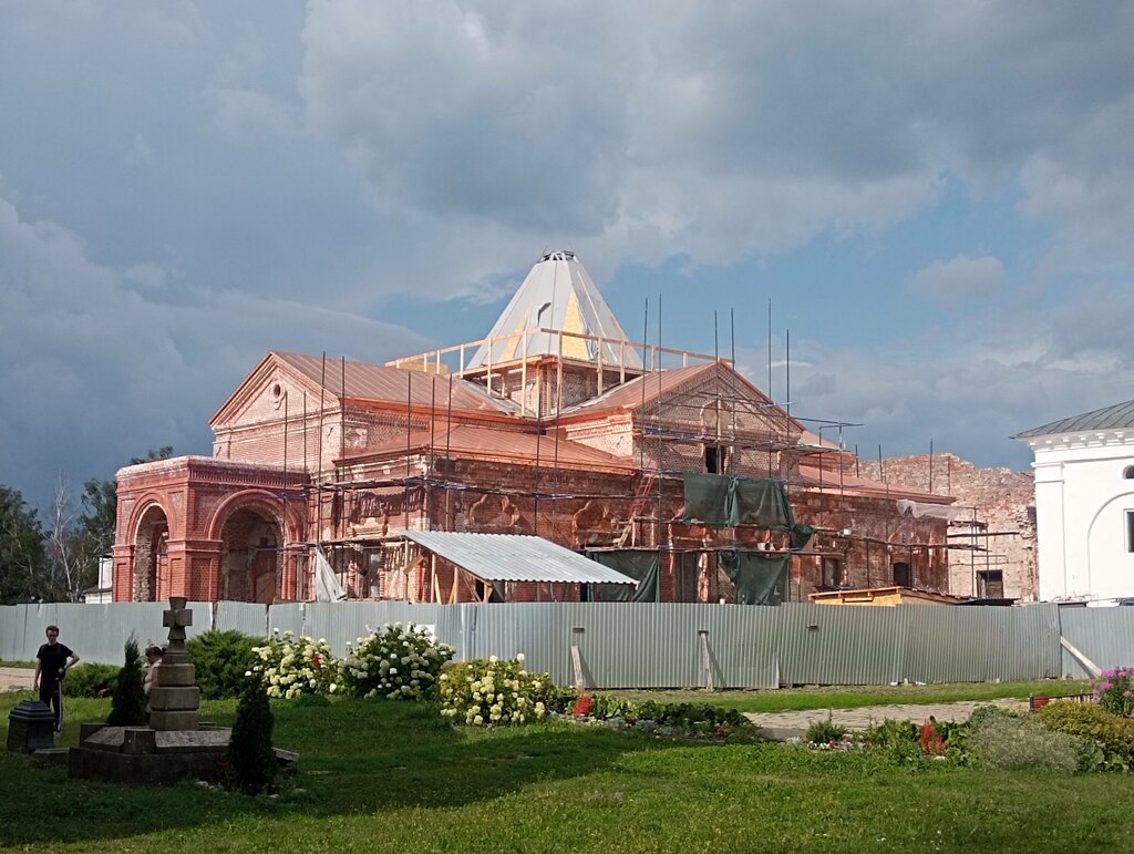 Ortodoks kiliseleri Tserkov Sreteniya Gospodnya V Rizpolozhenskom monastyre, Suzdal, foto