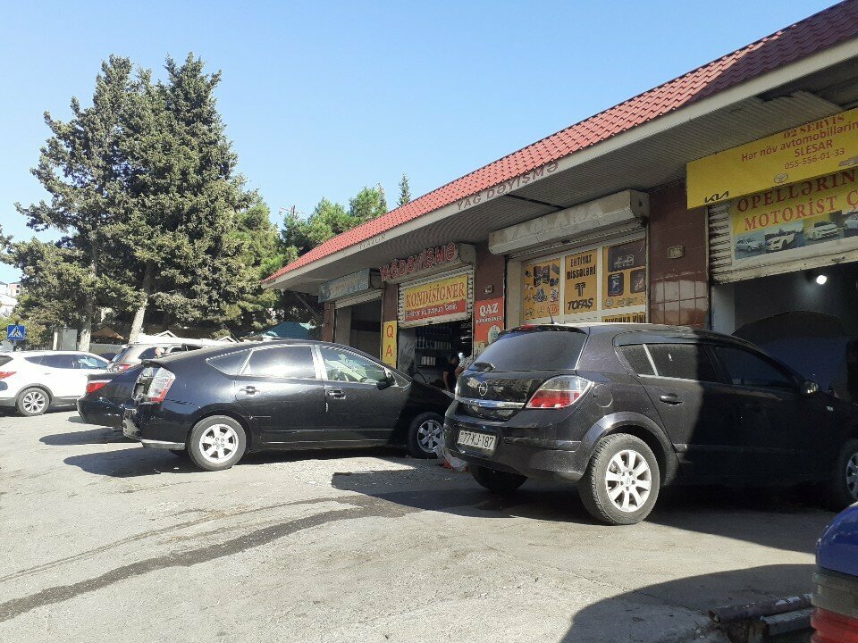 Express yağ değişim noktası Yağ deyişmə, Bakü, foto