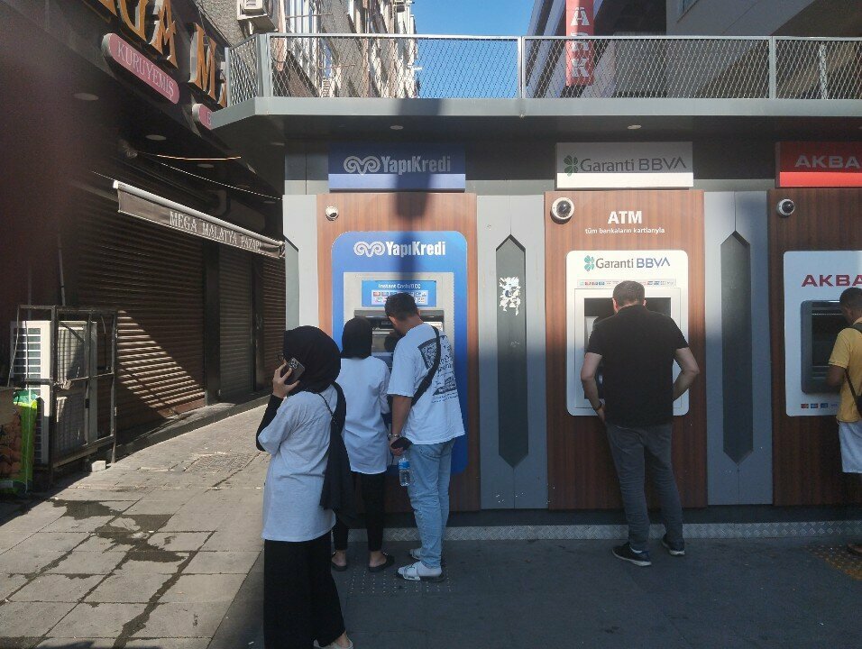 ATM'ler Yapı Kredi, İstanbul, foto