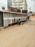 Cantinho do gueto (Luanda Province, Municipality of Luanda, Catambor), büyük mağazalar  Loanda'dan