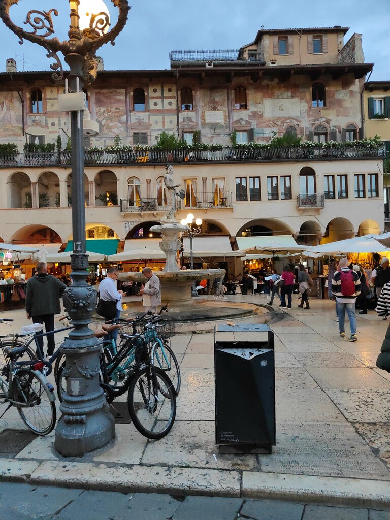 Turistik yerler Fontana Madonna Verona, Verona, foto
