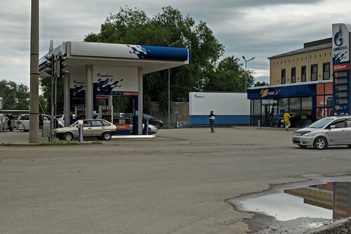 Benzin istasyonu Gazpromneft, Karabalta, foto