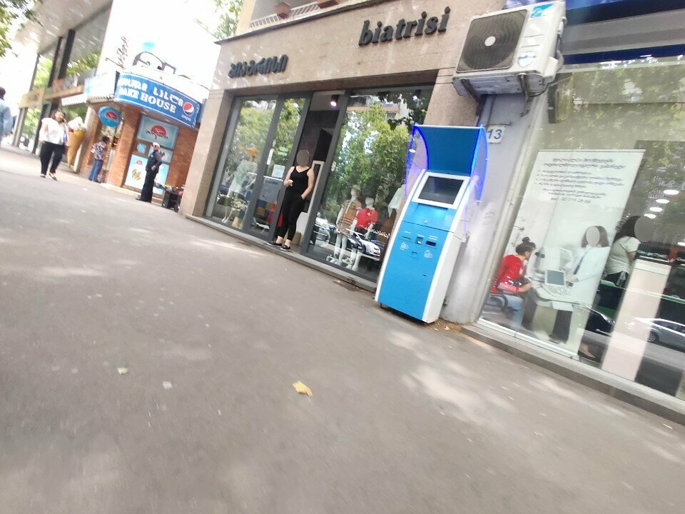 Giyim mağazası Biatrisi, Tiflis, foto