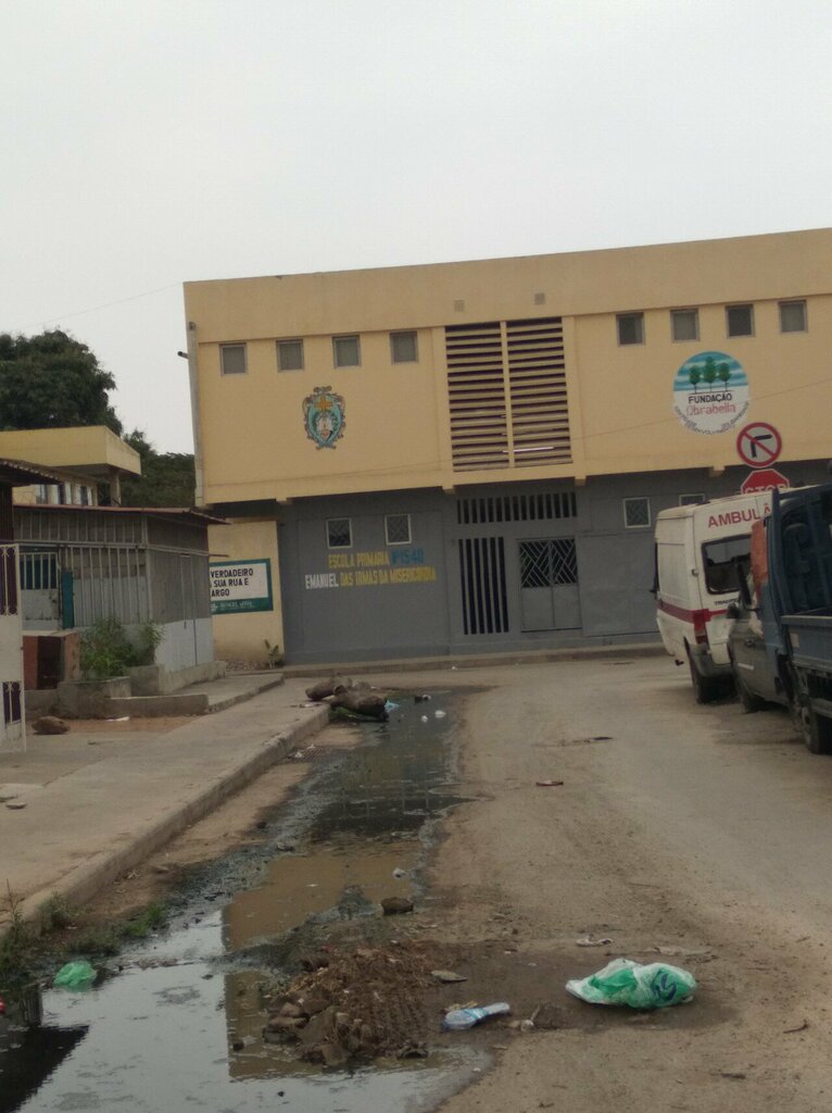i̇lkokul Escola primária, Loanda, foto