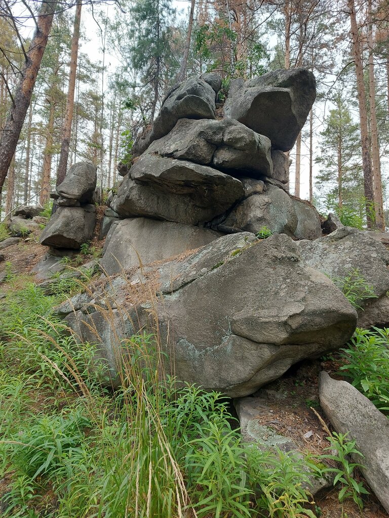 Dağ zirvesi Скала Китайская стена, Yekaterinburg, foto