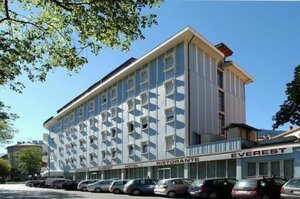 Hotel Everest (Trentino-Alto Adige, Trento, Corso Alpini, 14), otel  Trento'dan