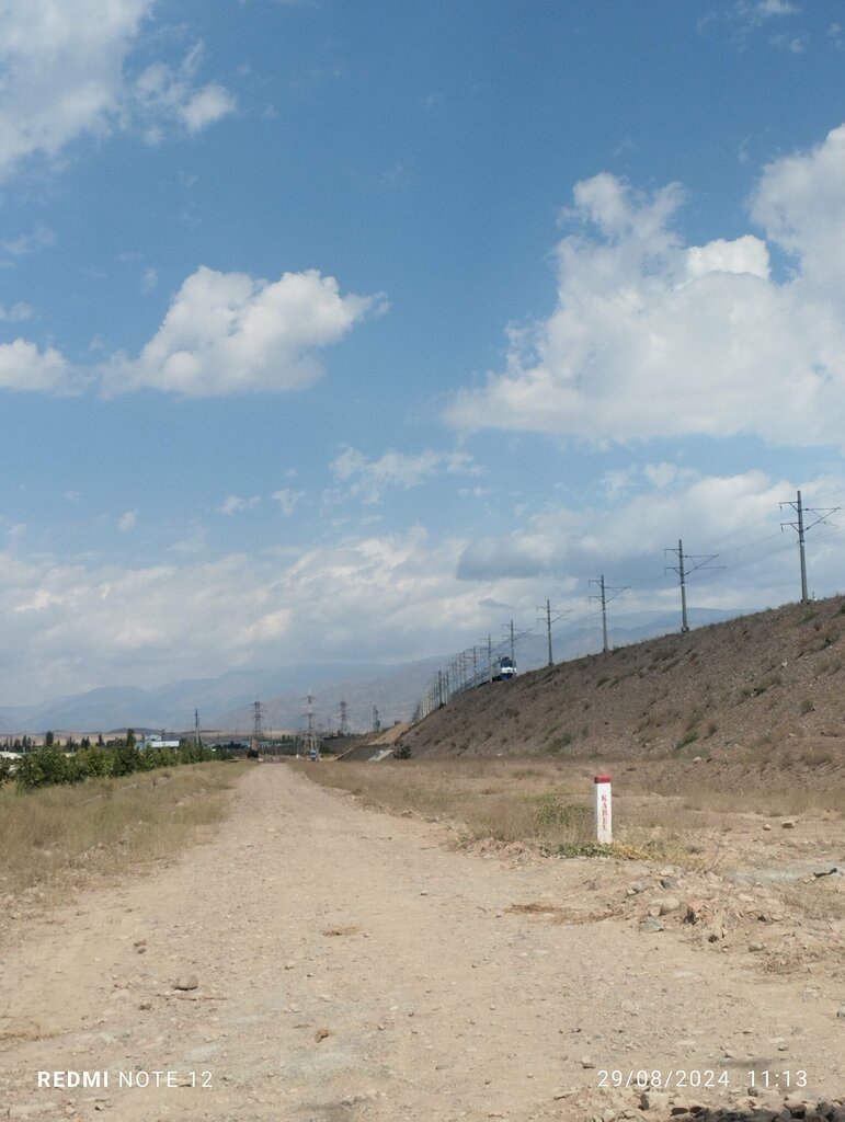 Tren istasyonu Temiryulobod Station, Nemengan eyaleti, foto