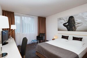 Tryp by Wyndham Wuppertal (Otto-Hausmann-Ring No:203, Wuppertal), otel  Wuppertal'den