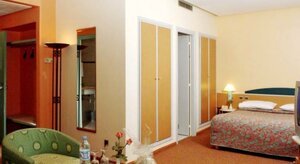 Ibis Oujda (Grand Casablanca-Settat, Casablanca, Moulay Rachid, Boulevard Abdellah Chefchaouni), otel  Oujda'dan