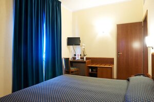 Hotel Gardenia (Venice, Verona, Via Unità d'Italia, 350), otel  Verona'dan