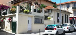 Crew Light House (Avenue Pasteur No:29, Antibes), pansiyonlar, hosteller