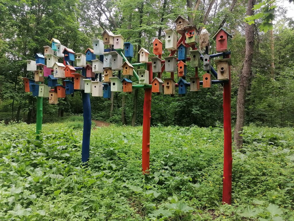 Park, sokak heykeli Скворечники, Ufa, foto