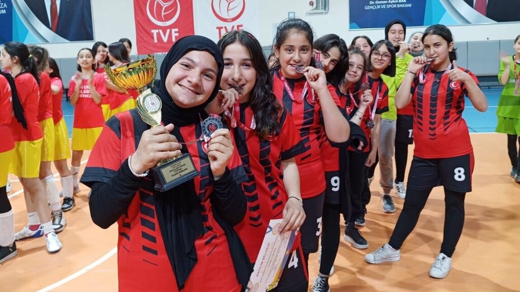 Ortaokul Şehit Erhan Yıldırım İMam Hatı̇P Ortaokulu, Ankara, foto