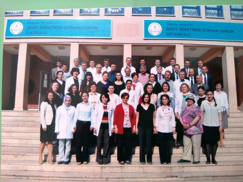 Ortaokul Şehit Öğretmen Gürhan Yardım Ortaokulu, Beşikdüzü, foto