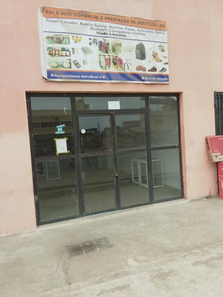 Giyim mağazası Loja, Loanda, foto