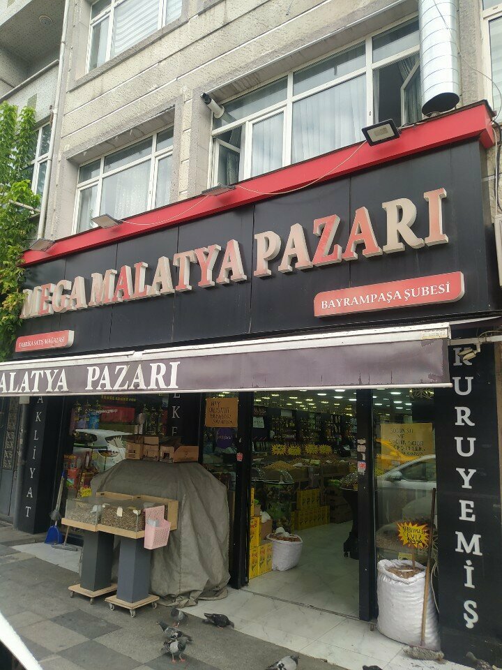 Gıda malzemeleri ve baharatlar Mega Malatya Pazarı, İstanbul, foto
