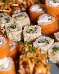 Sushkof i pizza (Dzerzhinskogo Street No:55), suşi restoranı  Riazan'dan