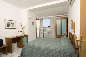 Hotel Gemma (Campania, Province of Naples, Via Castiglione, 3), otel  Ischia'dan