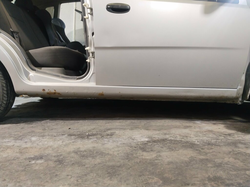 Oto kaporta Low_ground_clearance_922, Yekaterinburg, foto