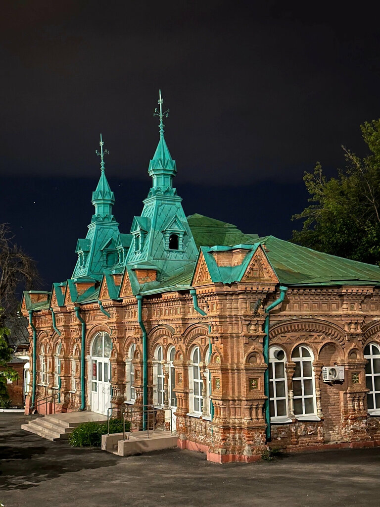 Turistik yerler Главный корпус детской больницы им. Д.С. Подзеевой, Saratov, foto