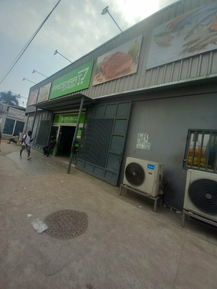 Süpermarket Fresmart, Loanda, foto