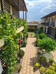 Beliy Mayak Guest House (Карлеутская улица No:12, село Межводное), otel  Kırım Cumhuriyeti'nden