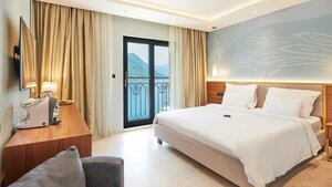 Huma Kotor Bay Hotel and Villas (Kotor Municipality, Dobrota 175), otel  Dünya'dan