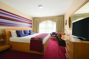 Ramada Da Vincis Hotel (Northern Ireland, Londonderry, Culmore Road), otel  County Londonderry'den