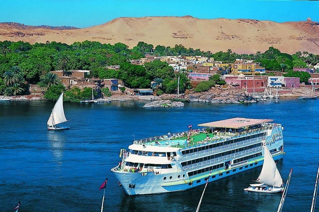 Otel Sunrise Mahrousa Cruise, El‑Uksur, foto