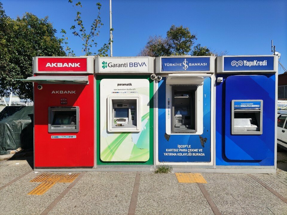 ATM'ler YapıKredi ATM, İstanbul, foto