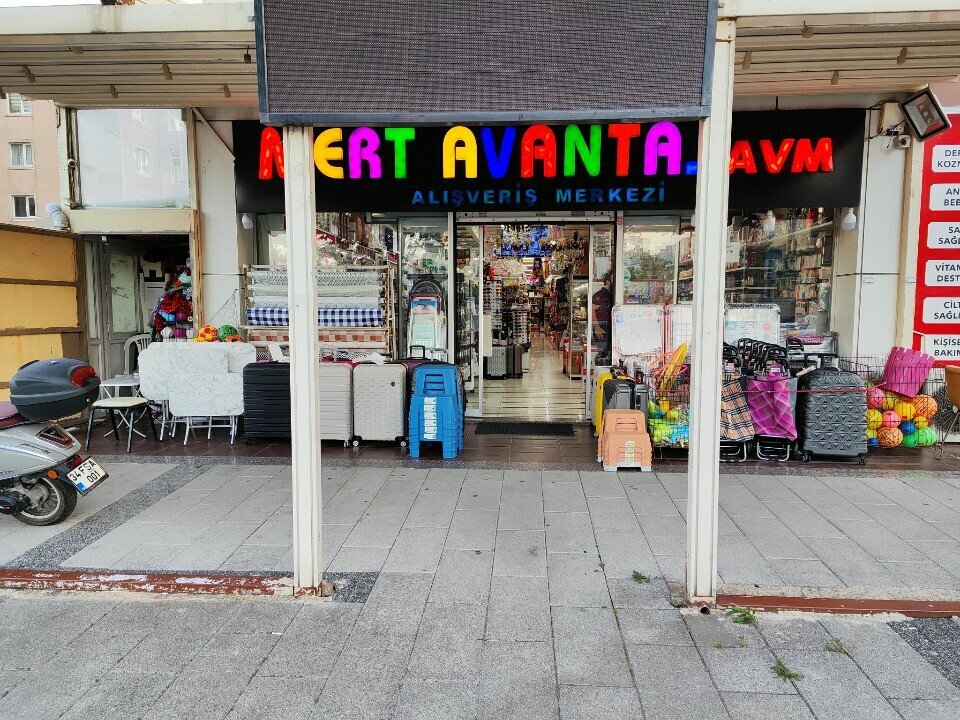 Alışveriş merkezleri Mert Avantaj Avm, İstanbul, foto