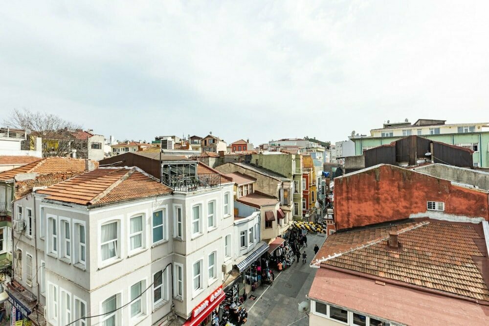 Otel Kadıköy'deki Trendy Çekim Merkezlerine Yakın Mükemmel Konumlu Renkli Daire, İstanbul, foto